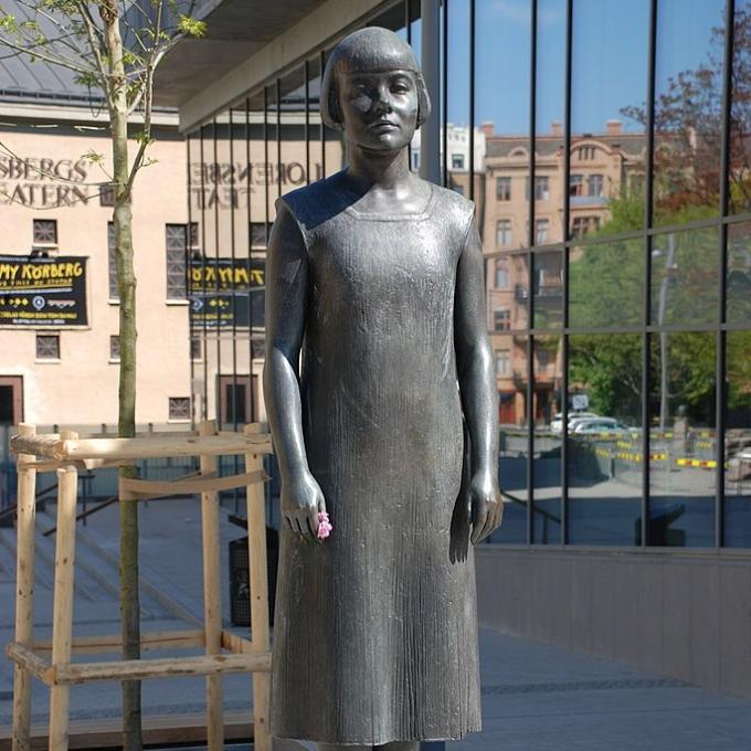 Göteborg - Karin Boye Statue. Présentation et avis des voyageurs.