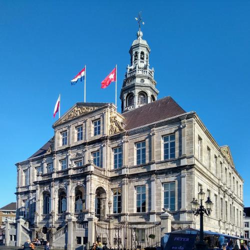 Maastricht - Stadhuis. Présentation et avis des voyageurs.