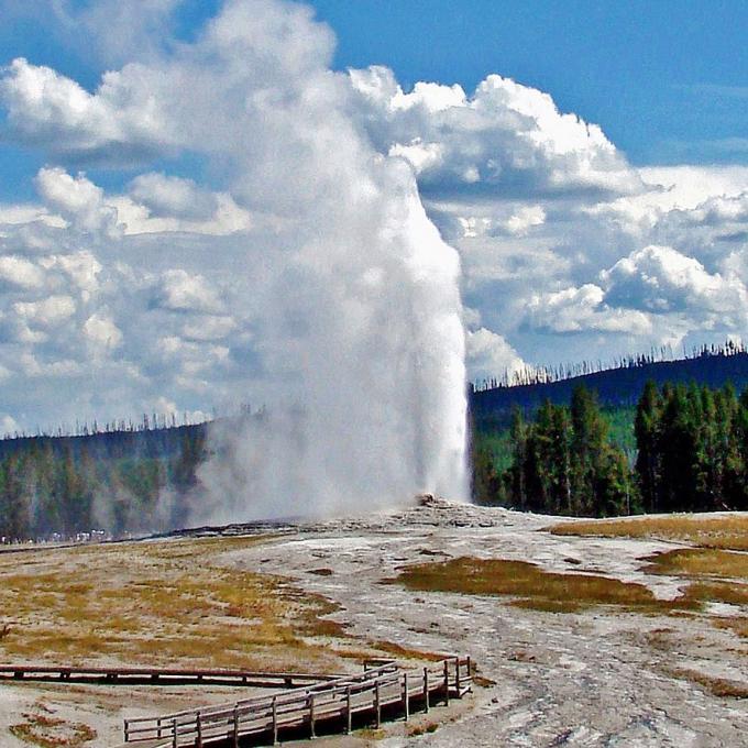 Yellowstone - Old Faithful. Présentation et avis des voyageurs.
